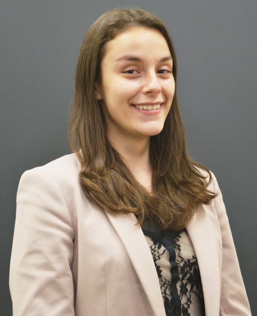 Teacher Spotlight: Iulia Boboc - MEK Review